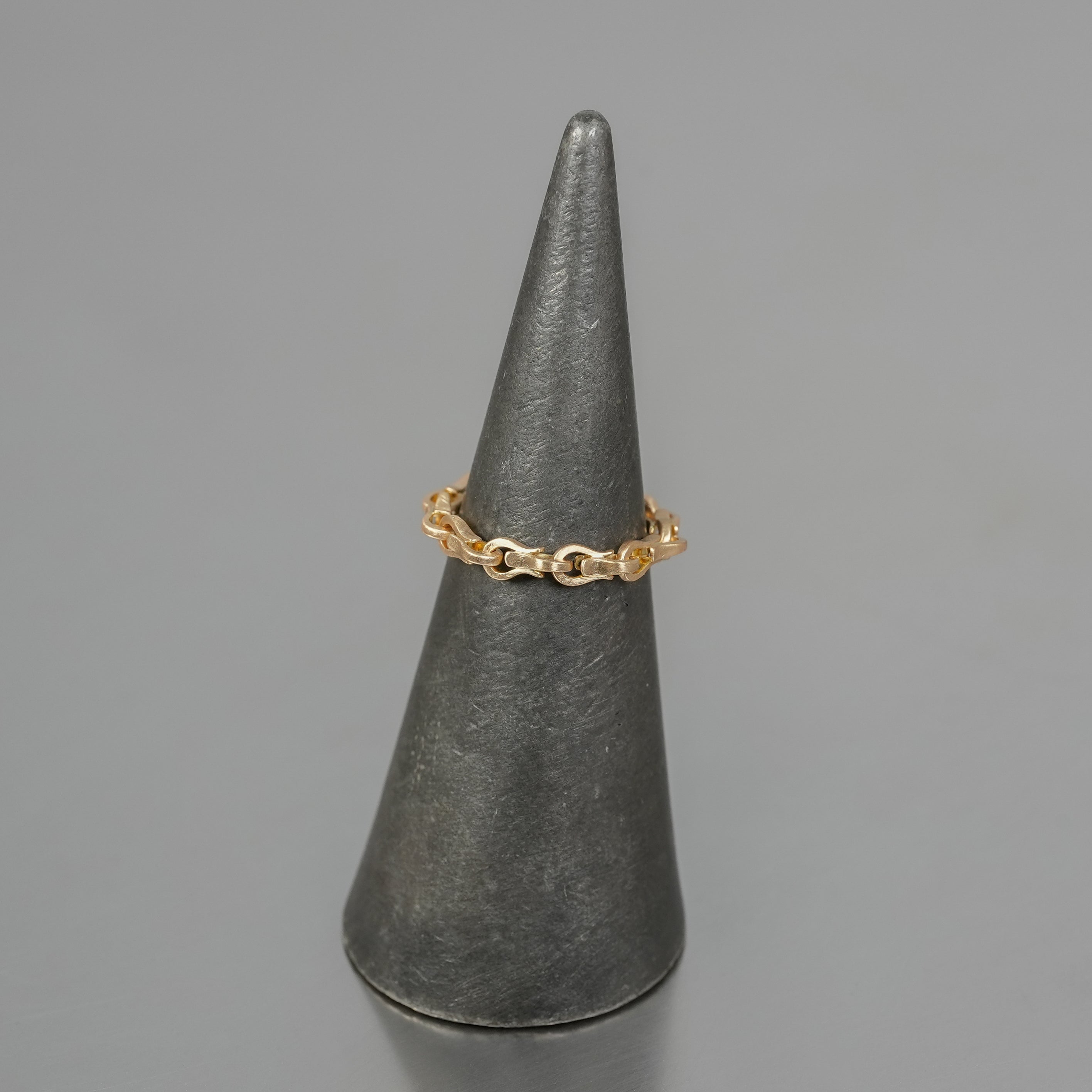 THE SYMBOL OF REFINED METAL RING – hum RESTORE